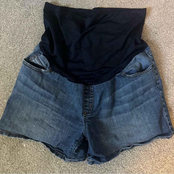 Target | Shorts | Liz Lange Target Maternity Classic Denim Jean Shorts ...